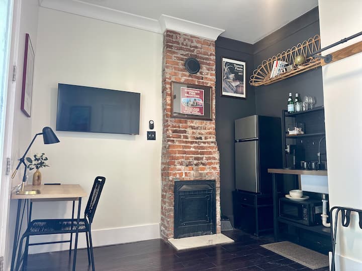 Chic Studio W/ Brick Fireplace - Lafayette, LA