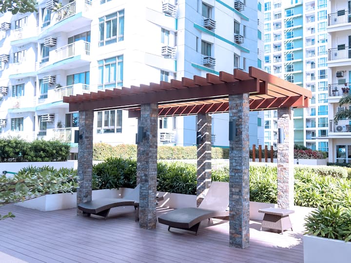 Manila Bay Sunset View | 2br @ Palm Beach - Manila