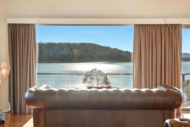 Lakeside Retreat, Miena - Great Lake, Central Plateau