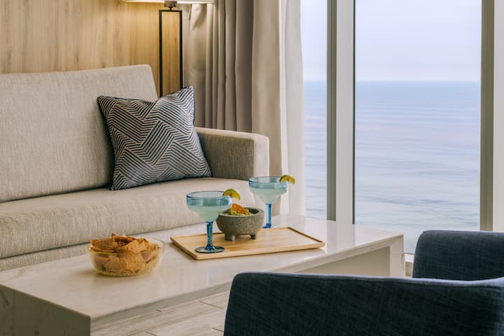 Hillsboro Beach Resort By Kasa | Oceanfront Suite - Deerfield Beach, FL