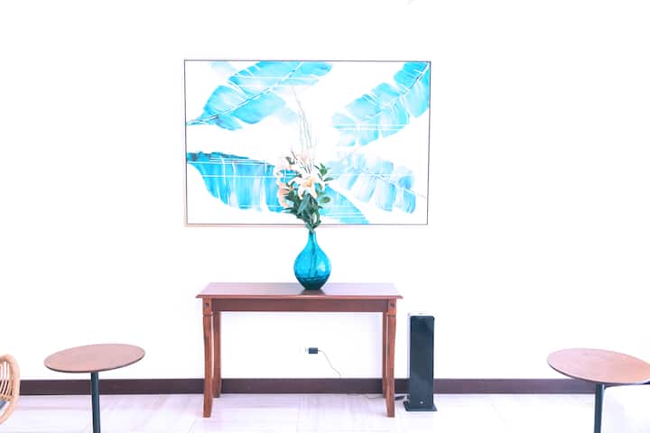 Book Now! 2br W/ Pool, Near Mall & Bay - Parañaque
