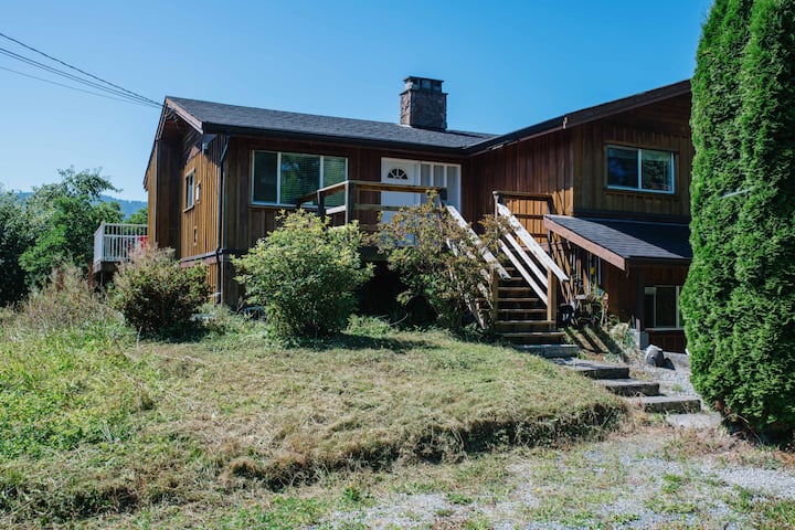 Serene 3br Cabin On 8 Acre Farm - Abbotsford