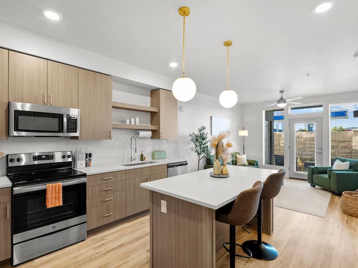 1 Min Walk Trax! + Free Parking | The Green Suite - Salt Lake City, UT