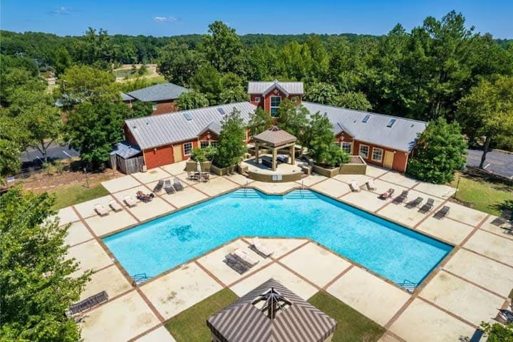 Tailored In Oxford,
3br/2ba Condo - Oxford, MS