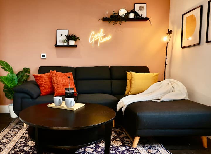 Neon On The Lanes | Central | Long Stay Discount - Brighton