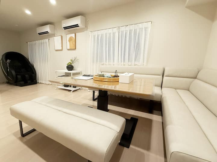 Luxuriously Decorated, 4 Bedrooms, 6 Beds - Osaka