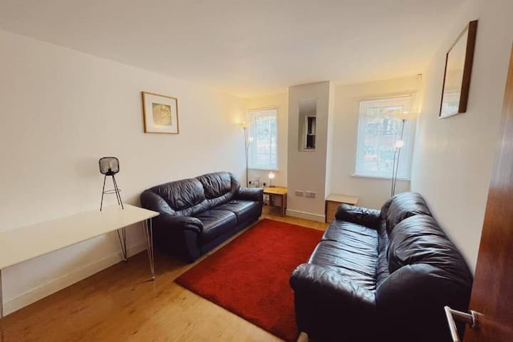 City Centre Apartment + Parking Space - Sleeps 4 - Newcastle upon Tyne