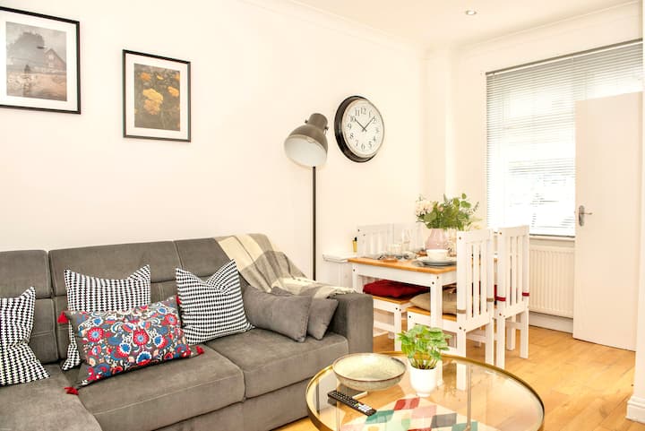 2 Bed Ground Floor Flat - Sleeps 6 | Free Parking - Portsmouth