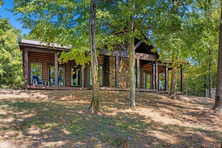 2 King Suites • Cozy Cabin W/ Hot Tub & Firepit - Broken Bow, OK