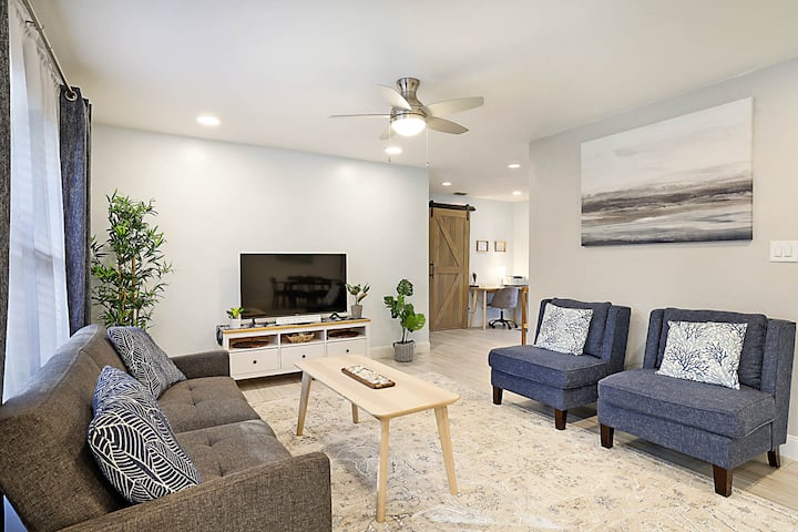 Double Diamond Rentals - Serene Sunset Oasis - Royal Palm Beach, FL