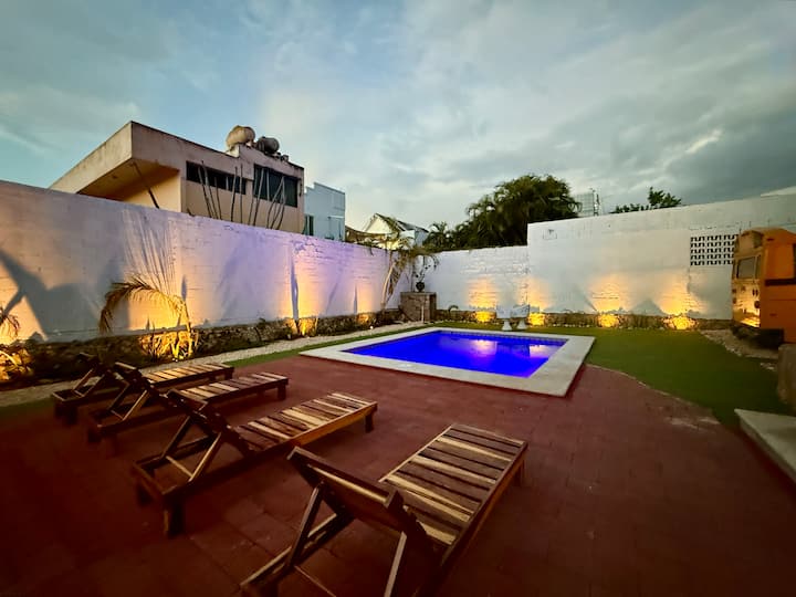 Luminous French Arch Room - Mérida