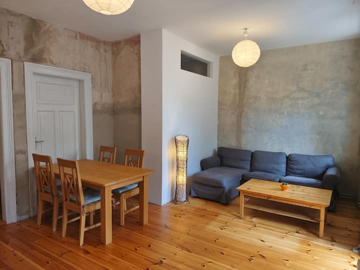 Wohnung Mit Altbaucharme (2,5 Zi) - Leipzig