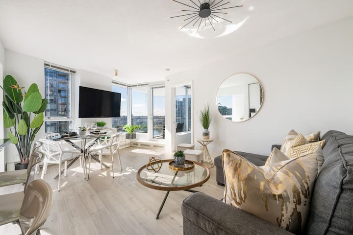 Modern Two Bedroom Condo For Work Or Pleasure - Vancouver