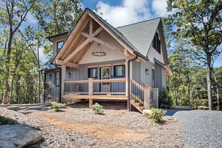 Easy-access Mountain Stay With Views & Comfort - Blue Ridge, GA