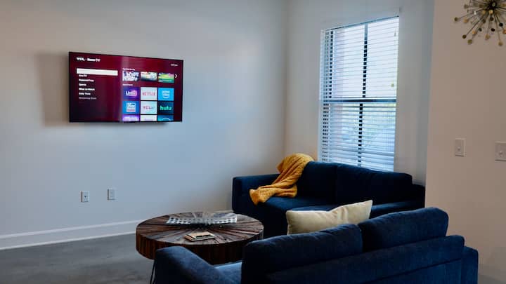 Intoku Suite 2bd/2ba - Lawrence, KS