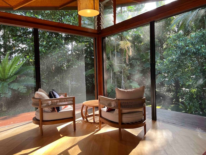 Lux Rainforest Lodge - 2 King Bedrooms - Belvedere
