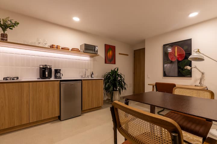 Modern Stay In Laureles Area | Cozy Balcony, A/c - Medellín