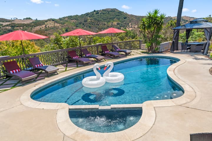 Rancho Via Loma - Luxurious & Secluded Pool Home - Bonsall, CA