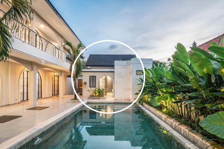 Unique! 1br Apt In Detached House At Hotel Grounds - Canggu