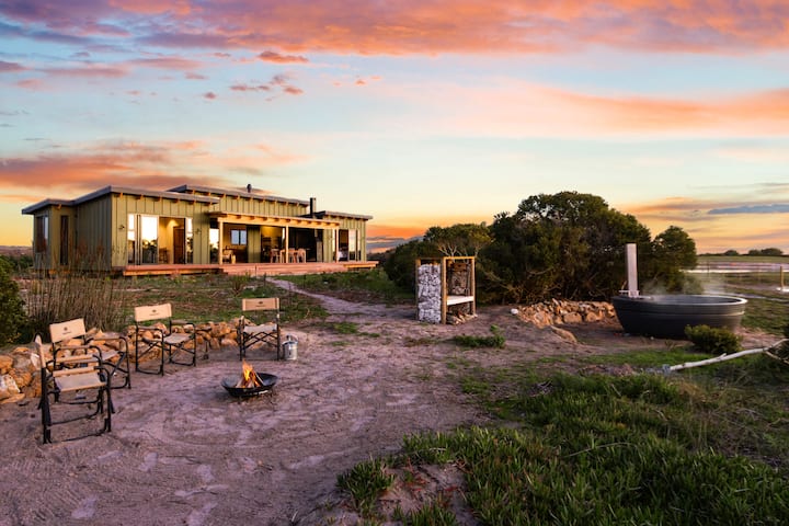 Porcupine House - West Coast Private Game Reserve - Yzerfontein