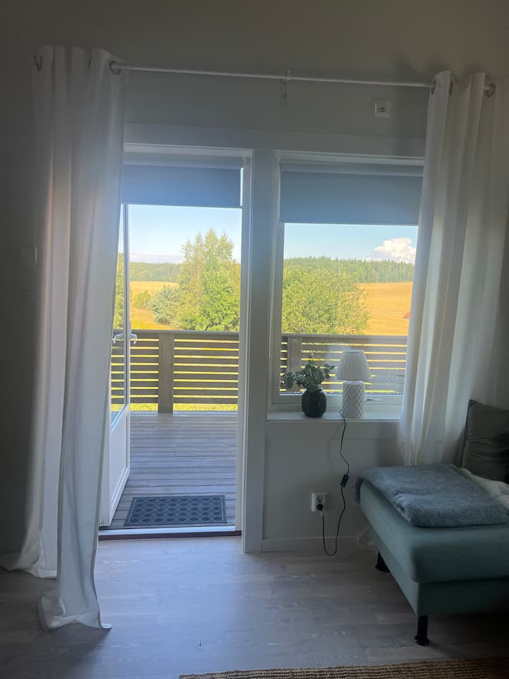 Romslig Leilighet I Eget Hus I Strömstad - Tanum