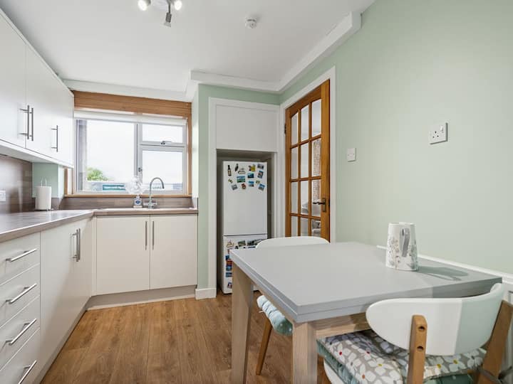 Spacious 2 Bed In Falkirk - Linlithgow