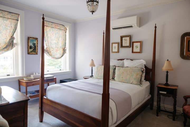 Bed & Breakfast In A Tranquil Fredericksburg Inn - Fredericksburg, VA