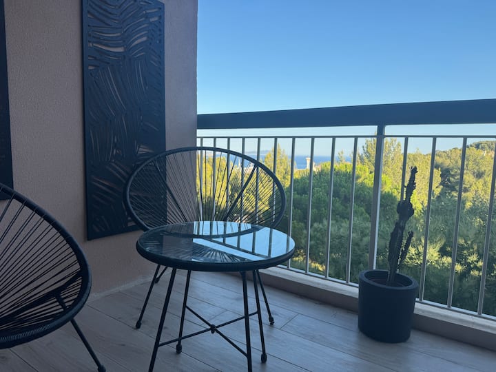 Spacieux T3 à Deux Pas Du Mugel Et Figuerolles - La Ciotat