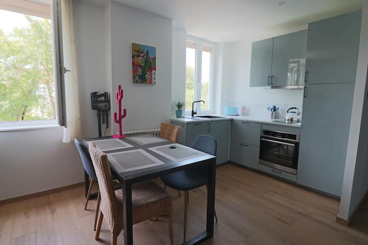 Appart  Neuf-1 Chbre 2pers + Convertible 2pers. - Besançon