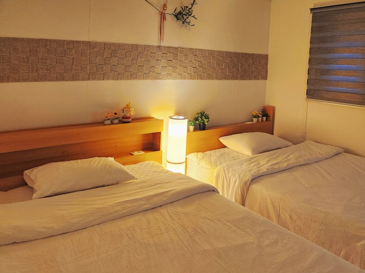 지하철역 도보2분/서울/퀸침대3개/고척스카이돔/따뜻한숙소/초역세권/홍대20분/최대6인가능 - Seoul