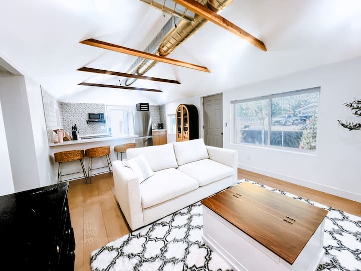 Cozy Cottage Downtown Gilbert - ギルバート, AZ
