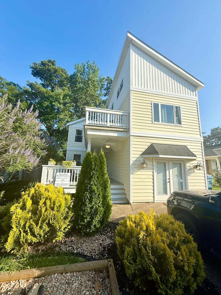 Resort District Beach House, Close To The Bands - Virginia Beach, VA