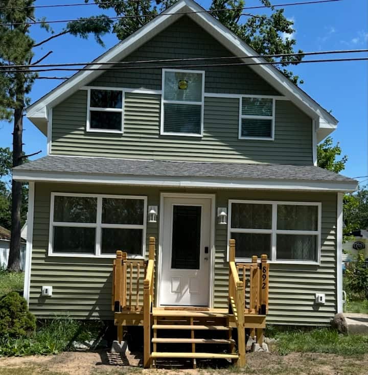 Cozy Cottage - Gaylord, MI