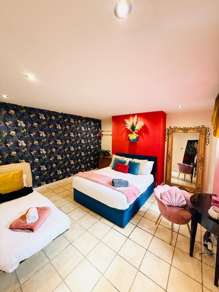 1 Bed Flat - Sleeps 5 - Pet Friendly - Parking - Tynemouth