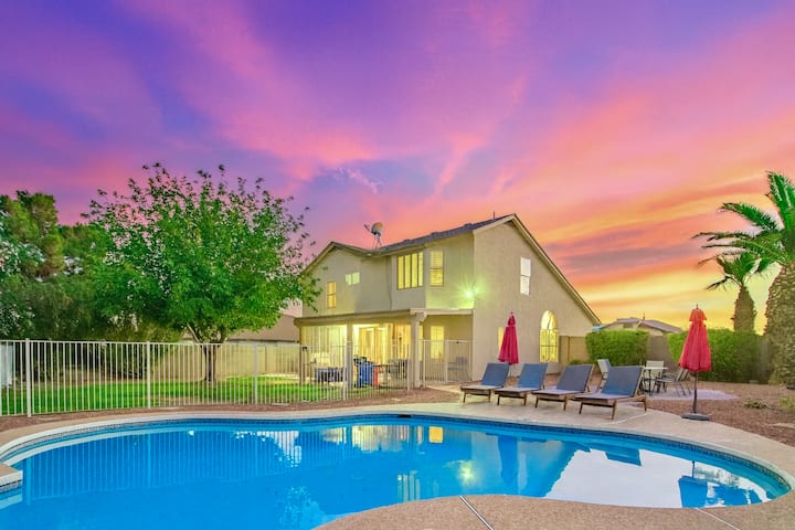 Westgate +Stadium Minute Walk! Upscale Yard! - Glendale, AZ