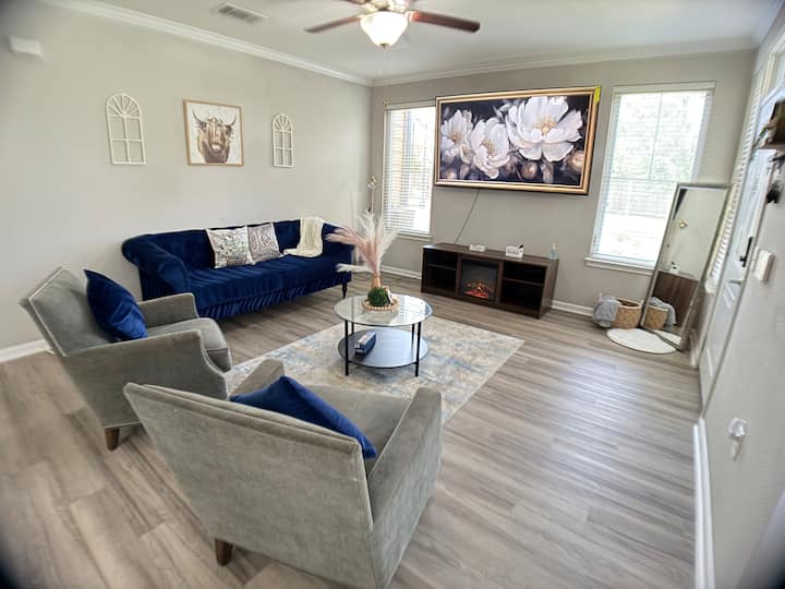 Modern 2br/2ba Katy Apt | Pool & Prime Location - Katy, TX