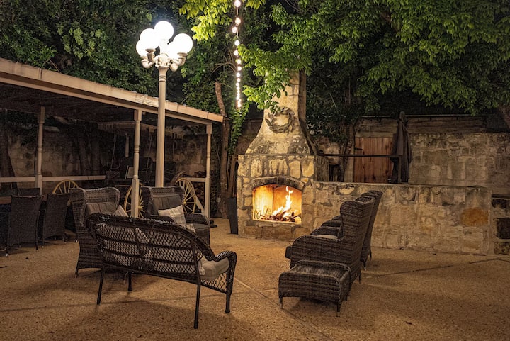 Vintage Hill Country Haven: Two Double With Pool - Boerne, TX