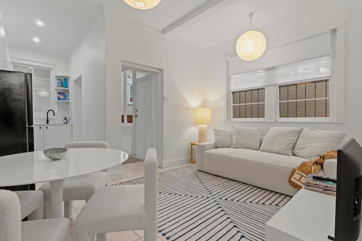 Bondi Beach Hideaway - Bright Stylish Convenient - Manly