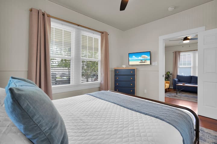 Coastal Cottage Historic St. Augustine | Pets Ok - St. Augustine, FL