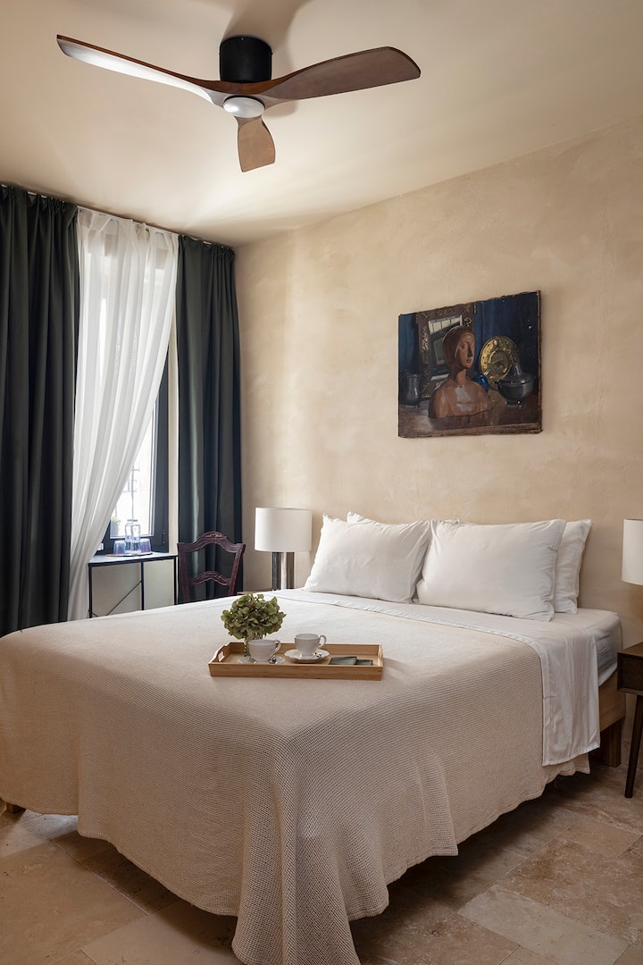 King Room With Disability Access - Room 1 - Canet de Mar