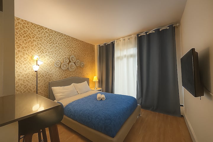 Simple & Central Studio | Near Mcgill Uni & Metros - Montreal