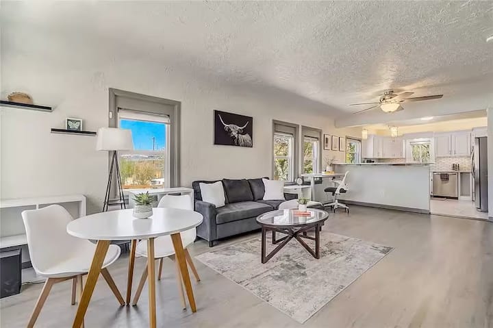 Old Co City *Large Fenced Yard/dedicated Work Area - Colorado Springs, CO