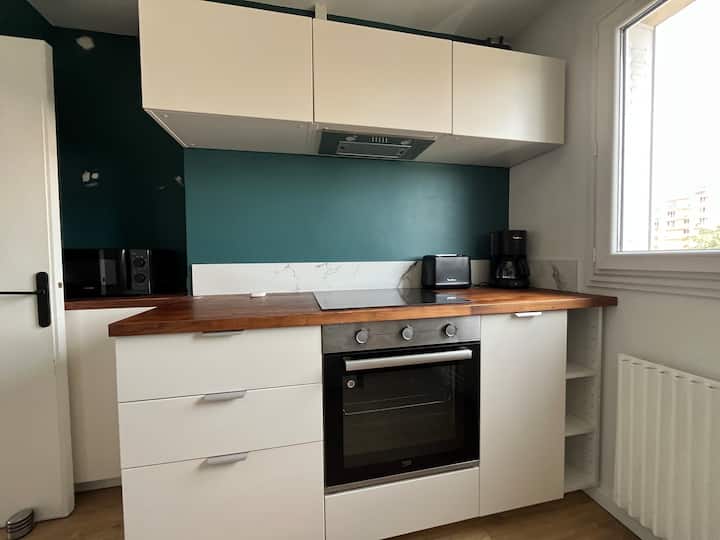 Le Zola Avec 3 Chambres, Balcon Et Parking - Bron