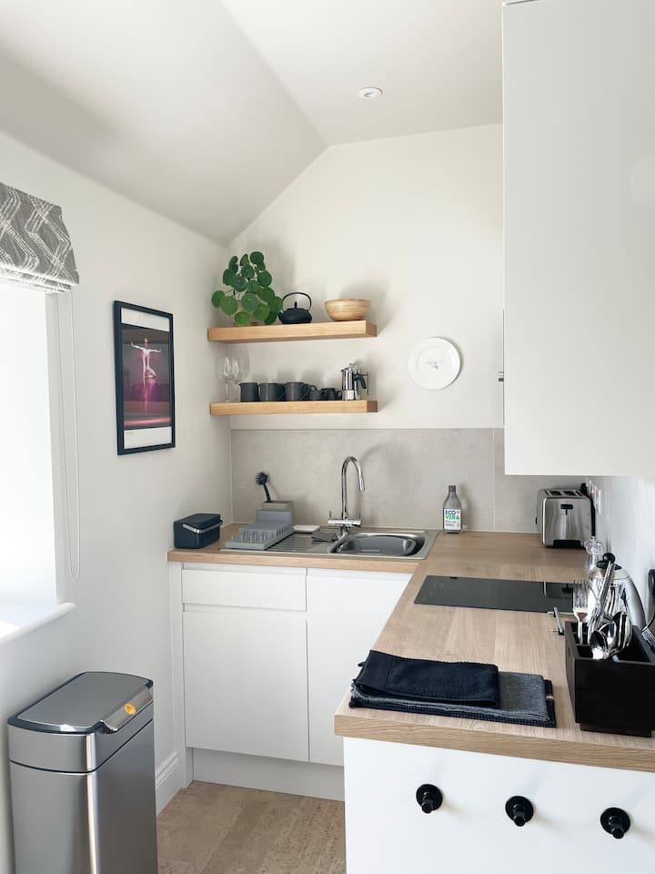 Contemporary Studio Flat In Monmouthshire - Abergavenny