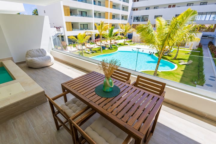 Luxury Gardenia Retreat: Picuzzi, 2br, Shared Pool - Punta Cana