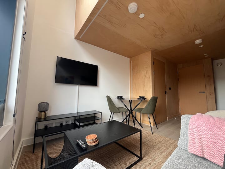 Trendy & Central - Two Floor Duplex - Irwell Stays - Old Trafford
