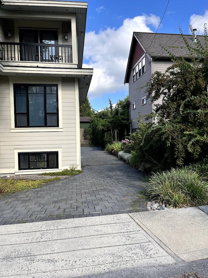 Cozy Private Suite Near Uptown & Parks - Burnaby