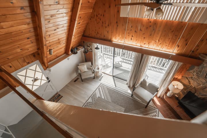 Sequoia Vintage A-frame River Retreat W/ Ev Chgr - California