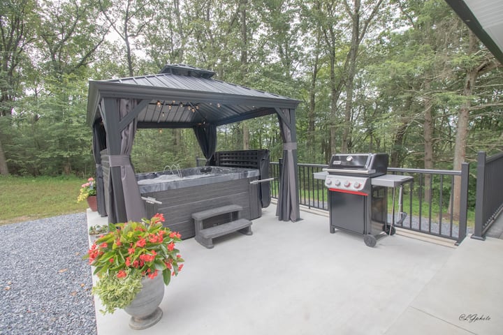 Pine Crest Hideway| Relax| Family | Hottub |Ev - Bethel, PA