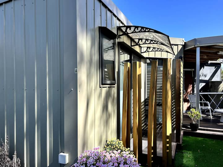 Moorabbin Airport Student Pilot Accommodation: A - Mordialloc